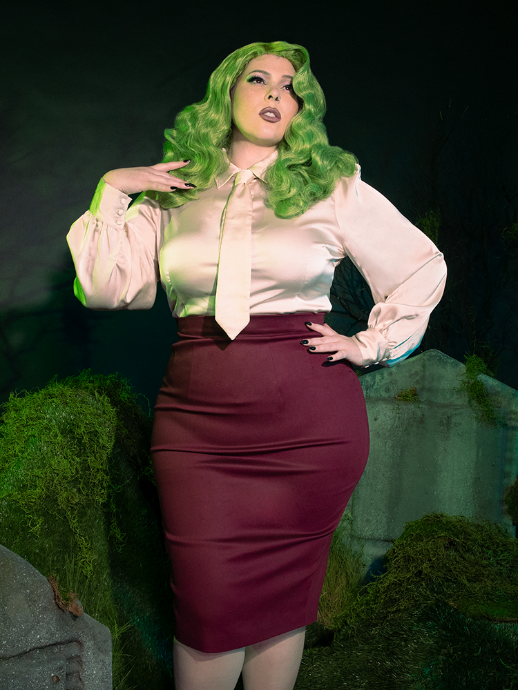 Vamp Suiting Skirt in Burgundy | Goth Style Clothing – La Femme En Noir