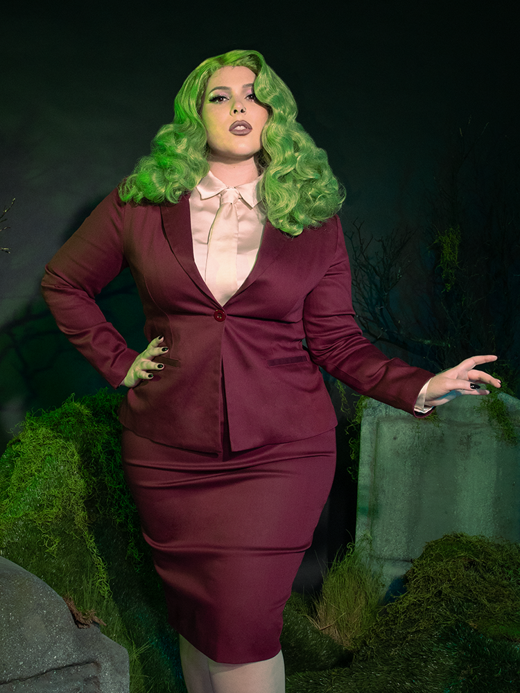 Vamp Suiting Skirt in Burgundy | Goth Style Clothing – La Femme En Noir