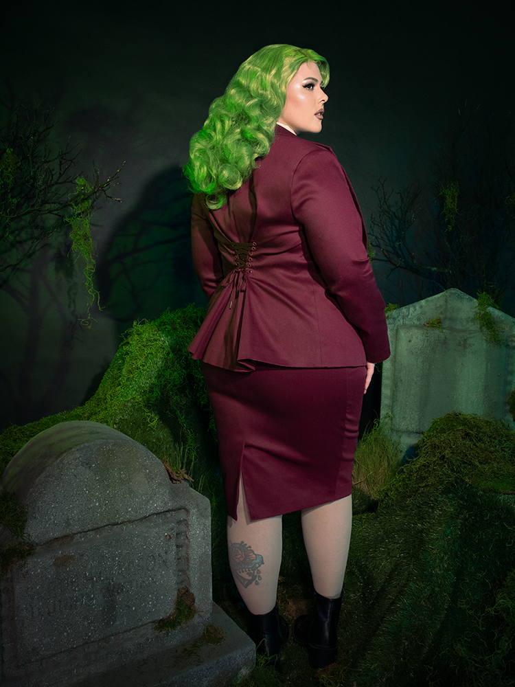 Vamp Suiting Skirt in Burgundy | Goth Style Clothing – La Femme En Noir