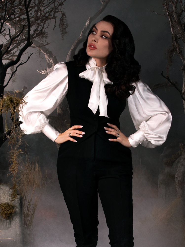 The Victorian Blouse in Ivory | Gothic Glam Clothing – La Femme En Noir