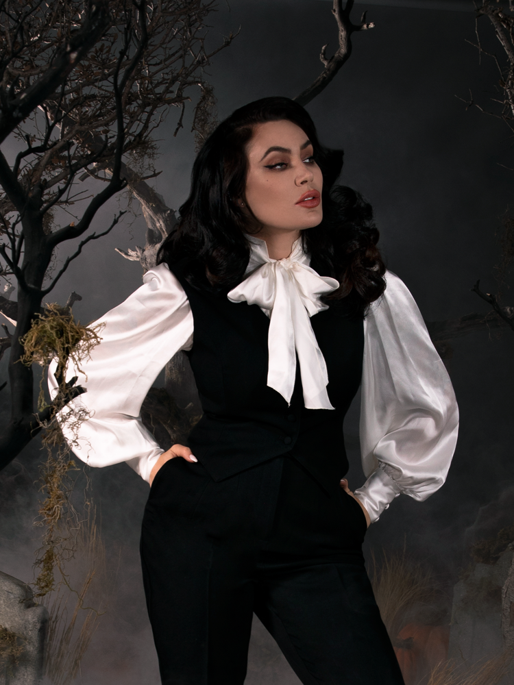 The Victorian Blouse in Ivory | Gothic Glam Clothing – La Femme En Noir